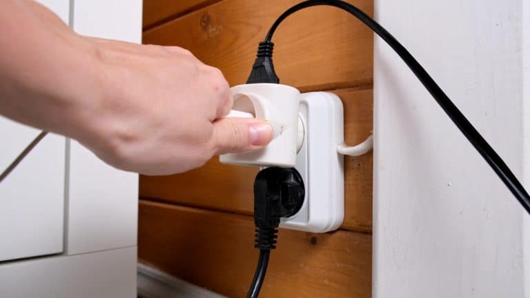 Should You Unplug Extension Cords When Not in Use? (Checked) | TechPenny
