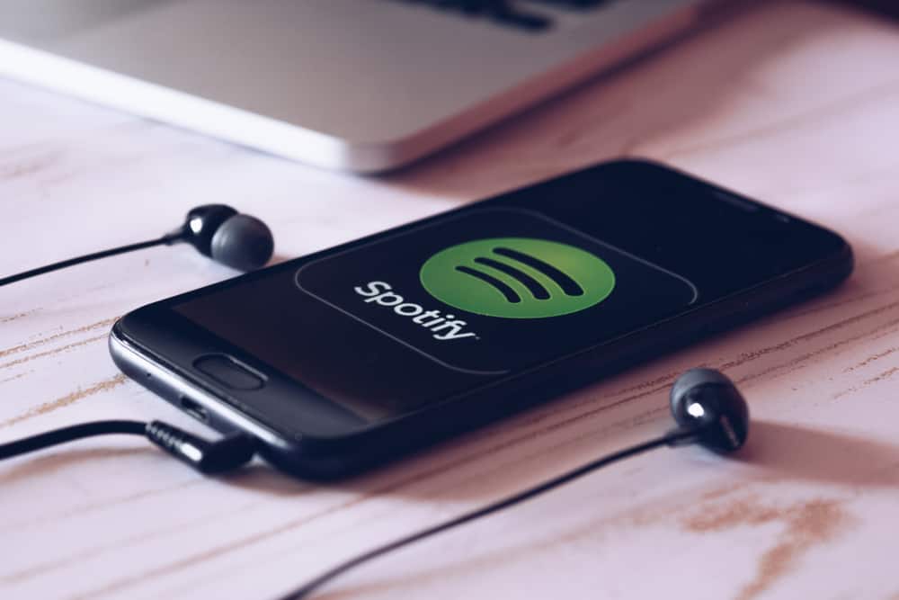 8 Reasons Spotify Is Better Than Apple Music (Explained)